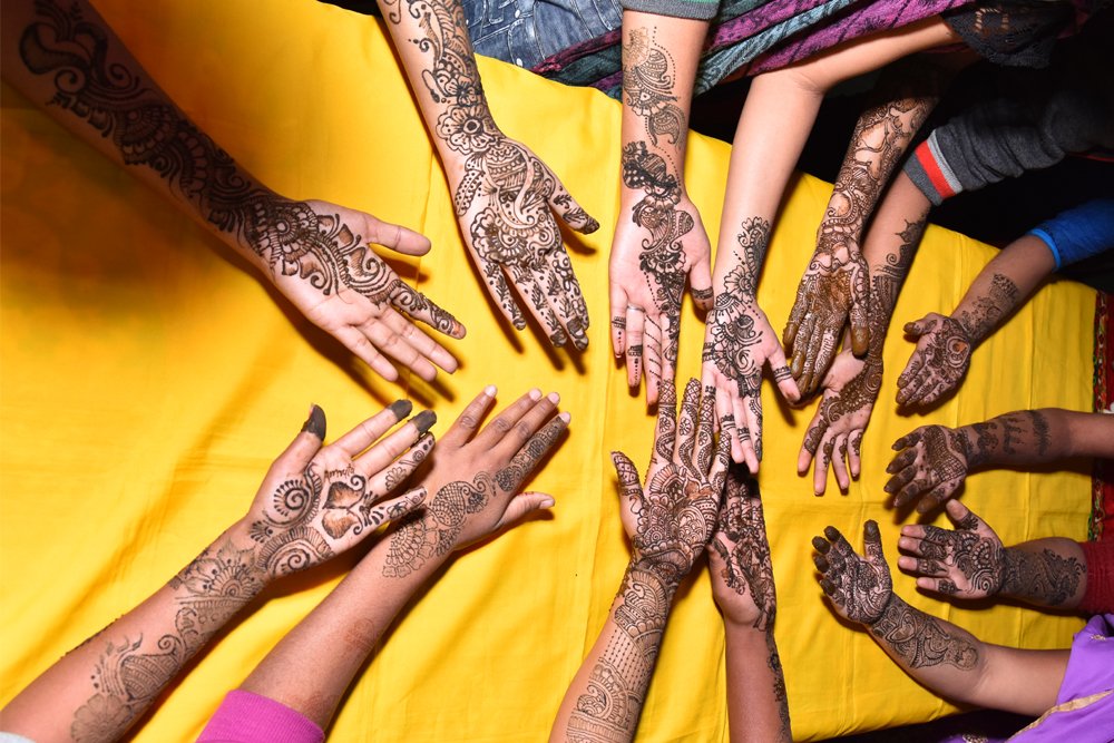 Mehandi Competition – Arts And commerce College Satara